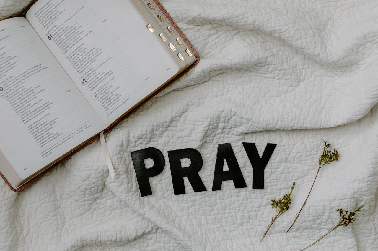 10 Intercessory Prayer Points to Guide Our Prayers